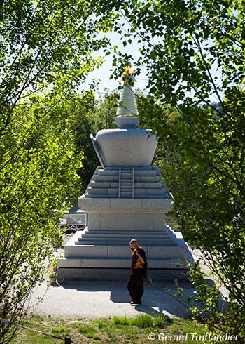 Shamar Rinpoche’s Presence at Dhagpo | A Garden for Meditation